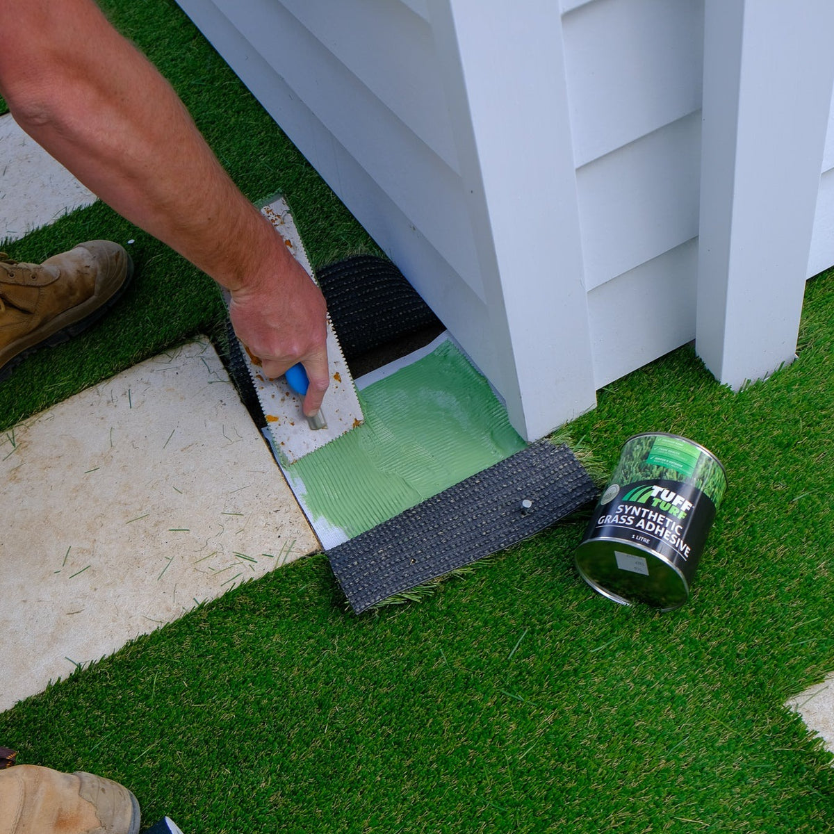 Synthetic Turf Adhesive 1ltr – Tuff Group